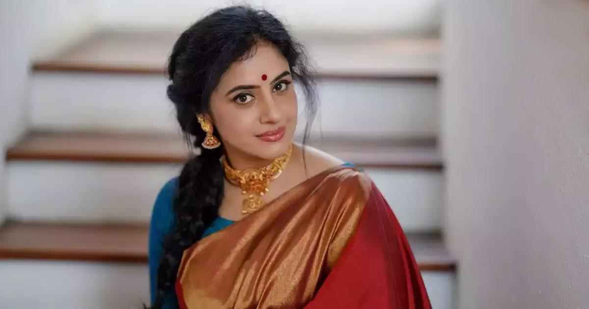 മുകേഷേട്ടന്റെ സഹോദരി എന്നെ ആക്ഷേപിച്ചു.. ഇപ്പോള്‍ ഭാര്യ അല്ലെങ്കിലും ...